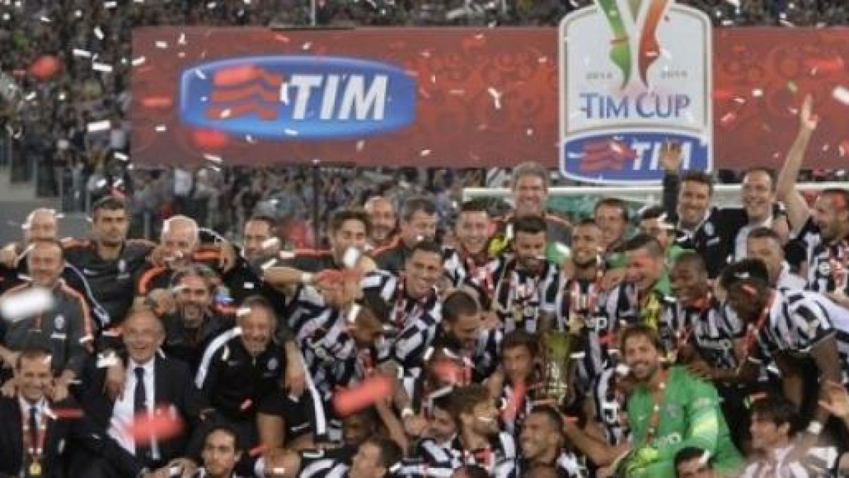 Juventus win their second trophy of the season