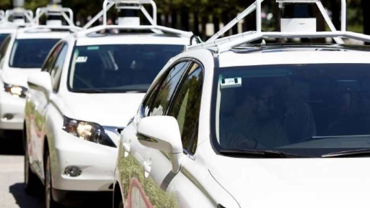 Large numbers of people are afraid to ride in driverless cars