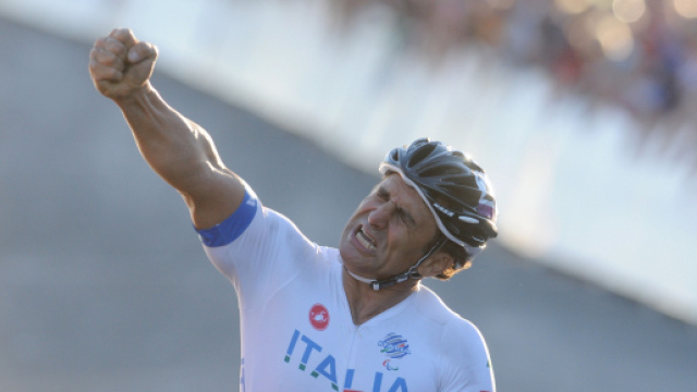 Alex Zanardi: tra le cause dell’incidente spunta l’ipotesi di una buca ...