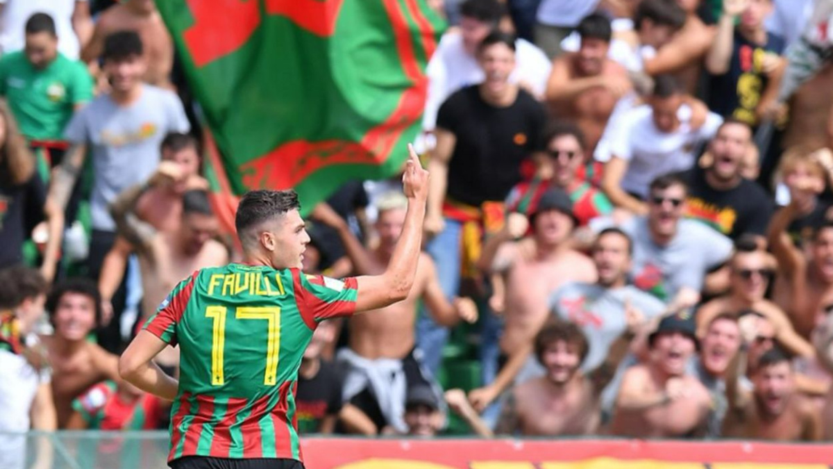 Genoa, preso Miretti si pensa agli esuberi: Favilli piace al Cosenza