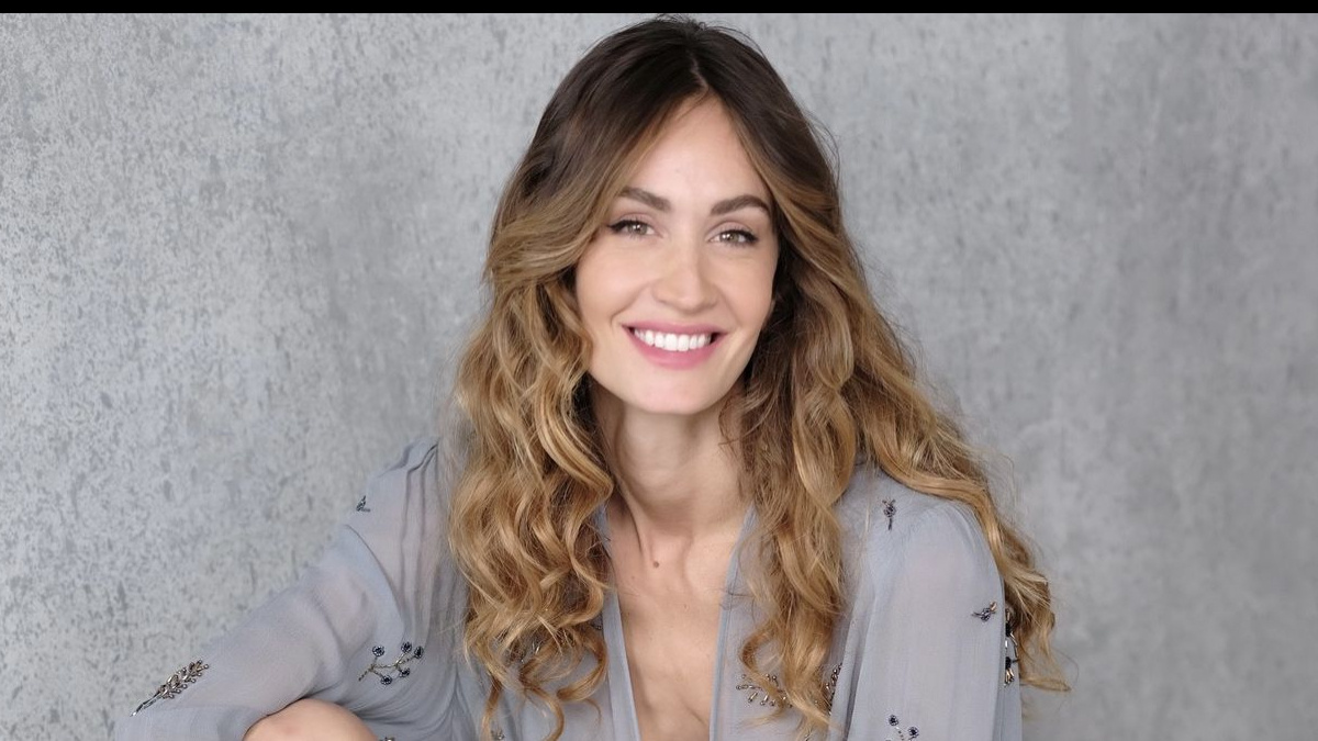 Helena Prestes da record: più di 20.000 fan in live mentre in tv c'era ...