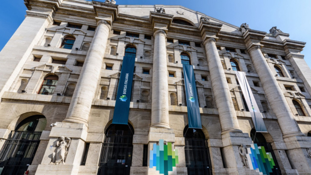 Borsa Milano in rialzo dell'1,1%: sprint Nexi e Buzzi, frena Eni