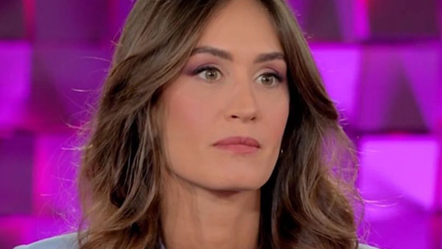 Antonella Elia su Helena Prestes a The 50: 'Gatta morta'