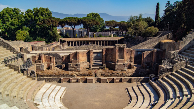 Pompei: un concerto omaggia Ennio Morricone con l'Orchestra San Carlo