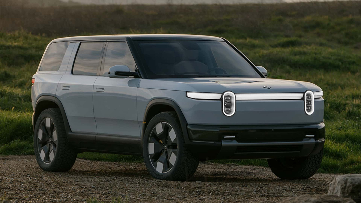 Rivian R2: consegne e test drive al via il 9 giugno