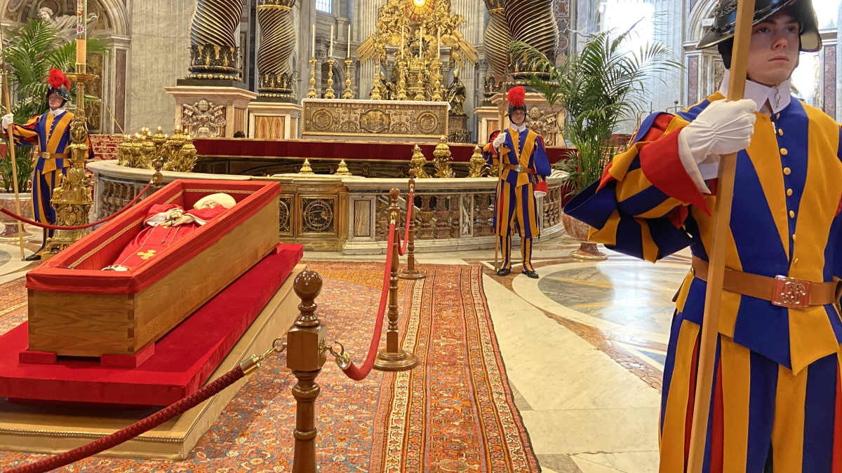 Papa Francesco: 'Basta guerre, non rassegnarsi alle immagini di morte'