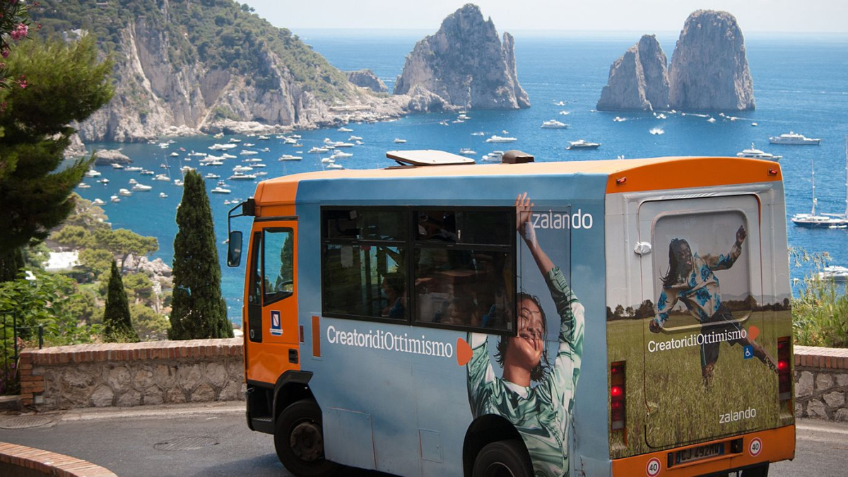 Capri, da metà giugno stop contanti sui bus ATC: si paga solo cashless