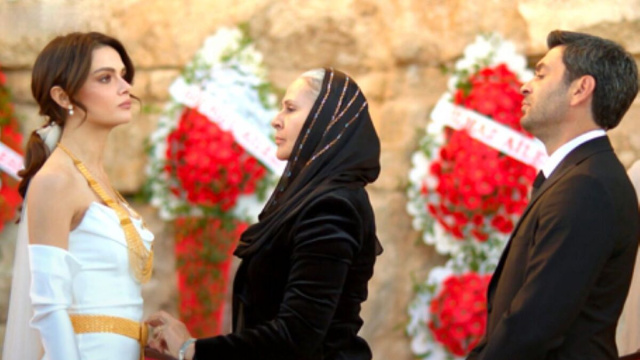 Far Away trame turche: Sadakat mette zizzania alle nozze tra Cihan e Alya