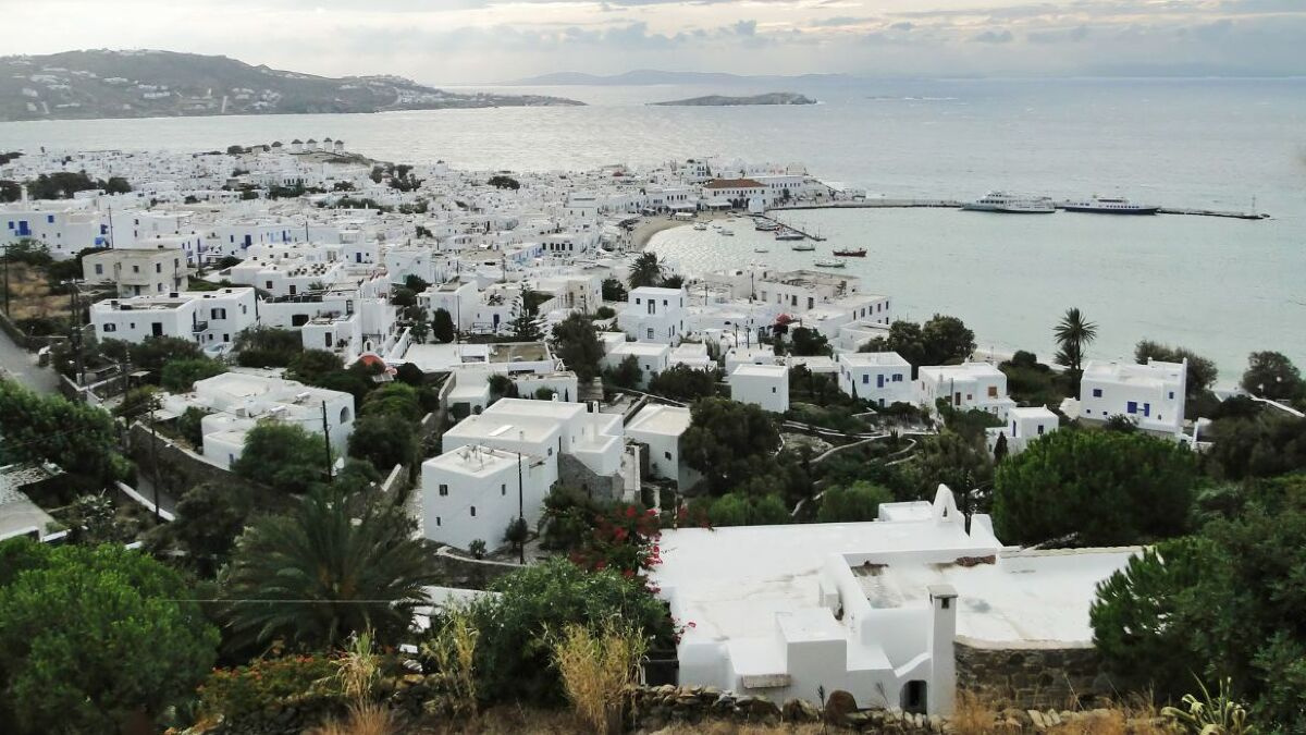 Addio al nubilato a Mykonos finisce in tragedia: muore 37enne aretina