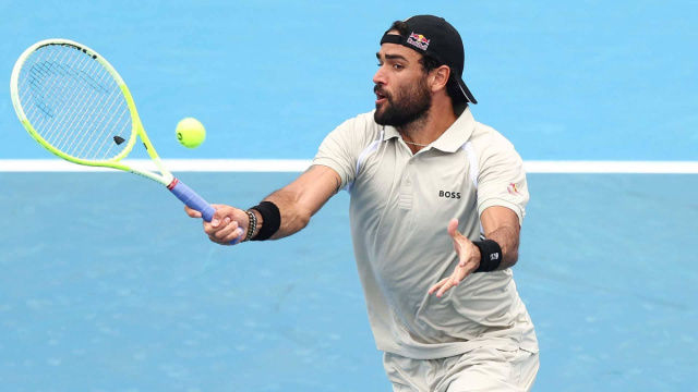 Berrettini si ferma: 'Il dolore era troppo intenso'. Arnaldi in ...