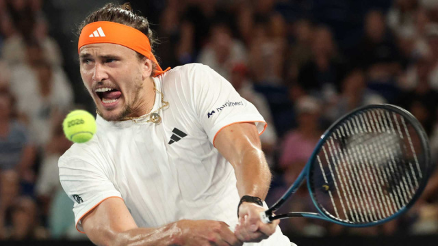 Zverev in finale a Parigi: cerca il primo Slam contro un italiano