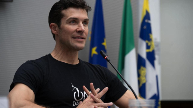 Roberto Bolle trasforma Torino nella più grande scuola di danza a cielo ...