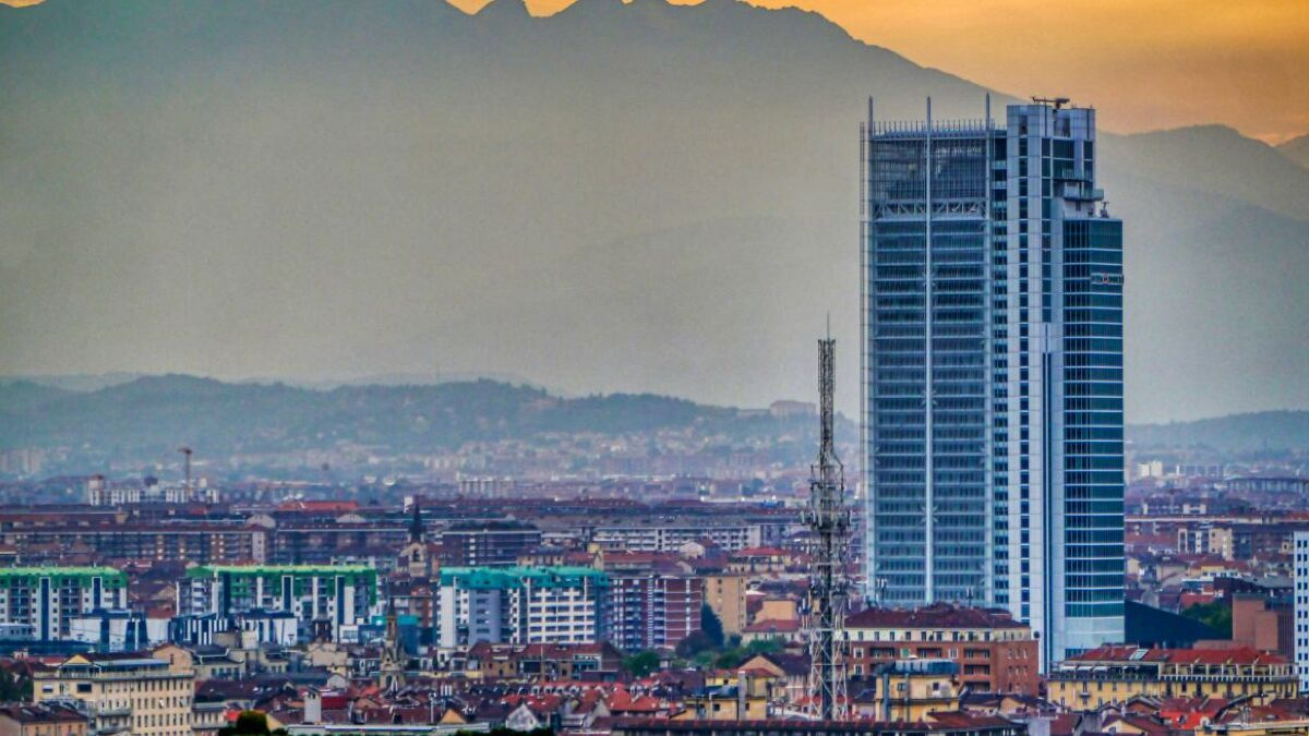 Intesa Sanpaolo lancia Opas su Mps: offerta da 30,6 miliardi di euro